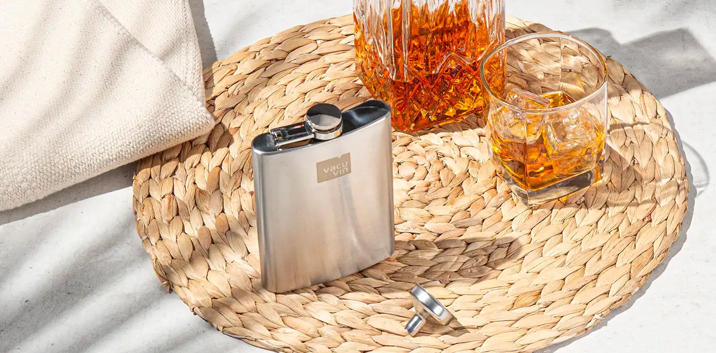 Hip Flasks | Stylish & Portable Drinkware for Any Occasion | Vacu Vin ...